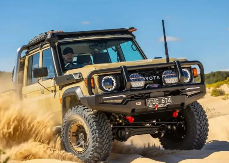 ARB Toyota Land Cruiser 70 Summit MK11 Front Deluxe Bull Bar Winch Mou ...
